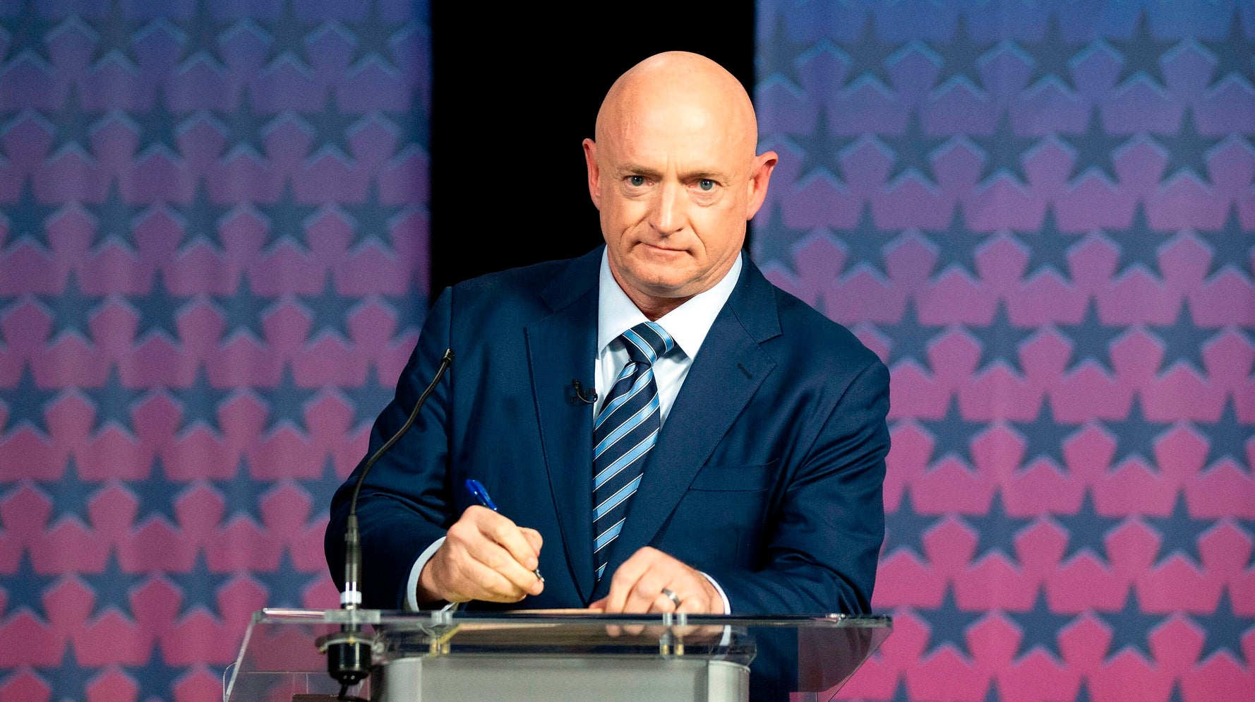 Mark Kelly Wins Arizona Senate Race Beating Gop Incumbent Martha