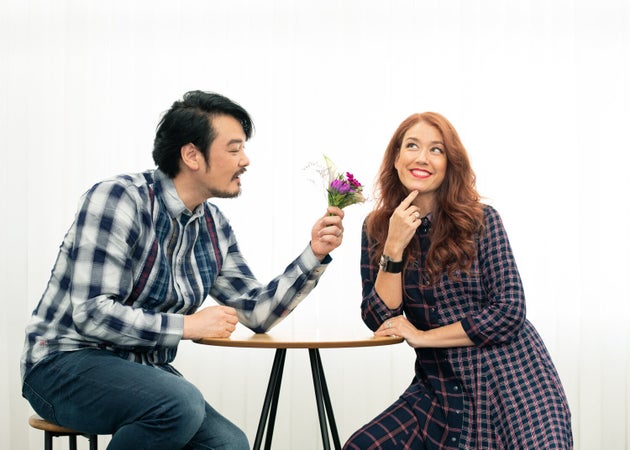 真剣に話し合って、妊活あきらめた。LiLiCo、50歳。夫・小田井涼平と見つけた夫婦のかたち | ハフポスト