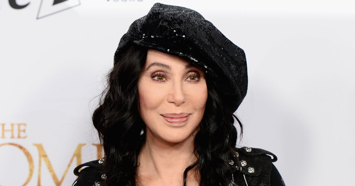 Cher Says Two Fans Helped Her Escape Man Who Threatened To Kill Her ...