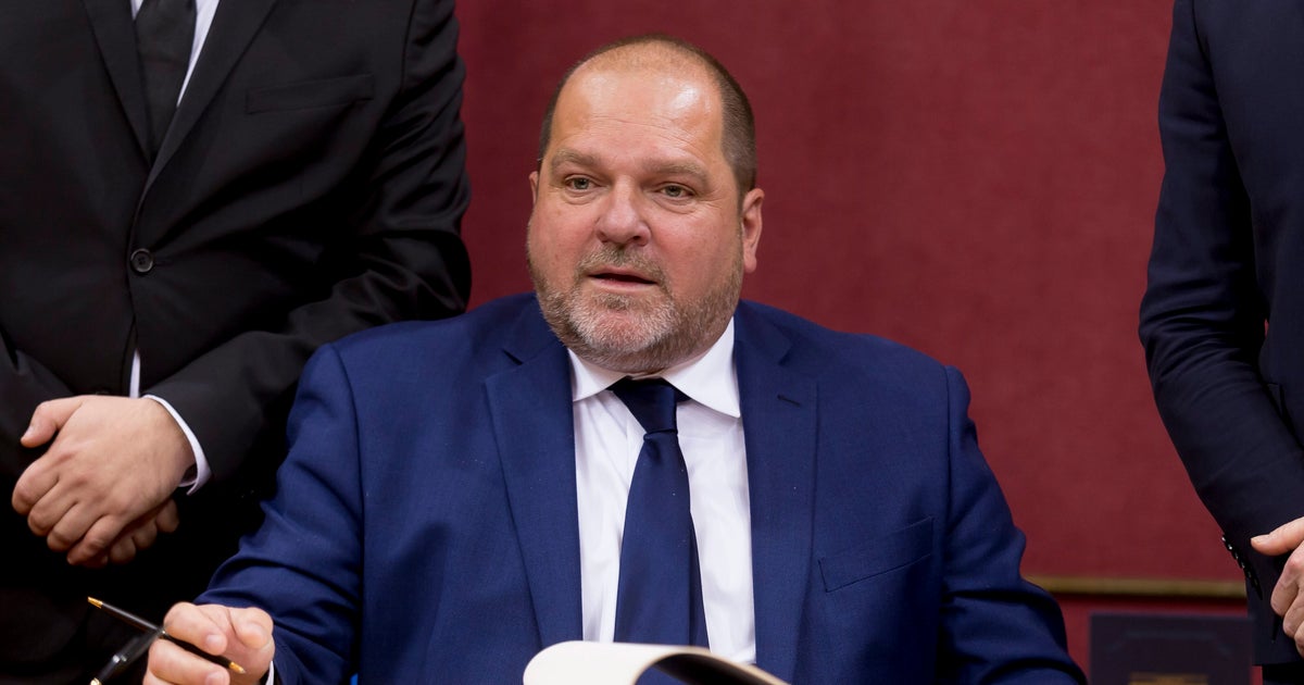 Harold LeBel se défend et continuera de siéger comme indépendant ...