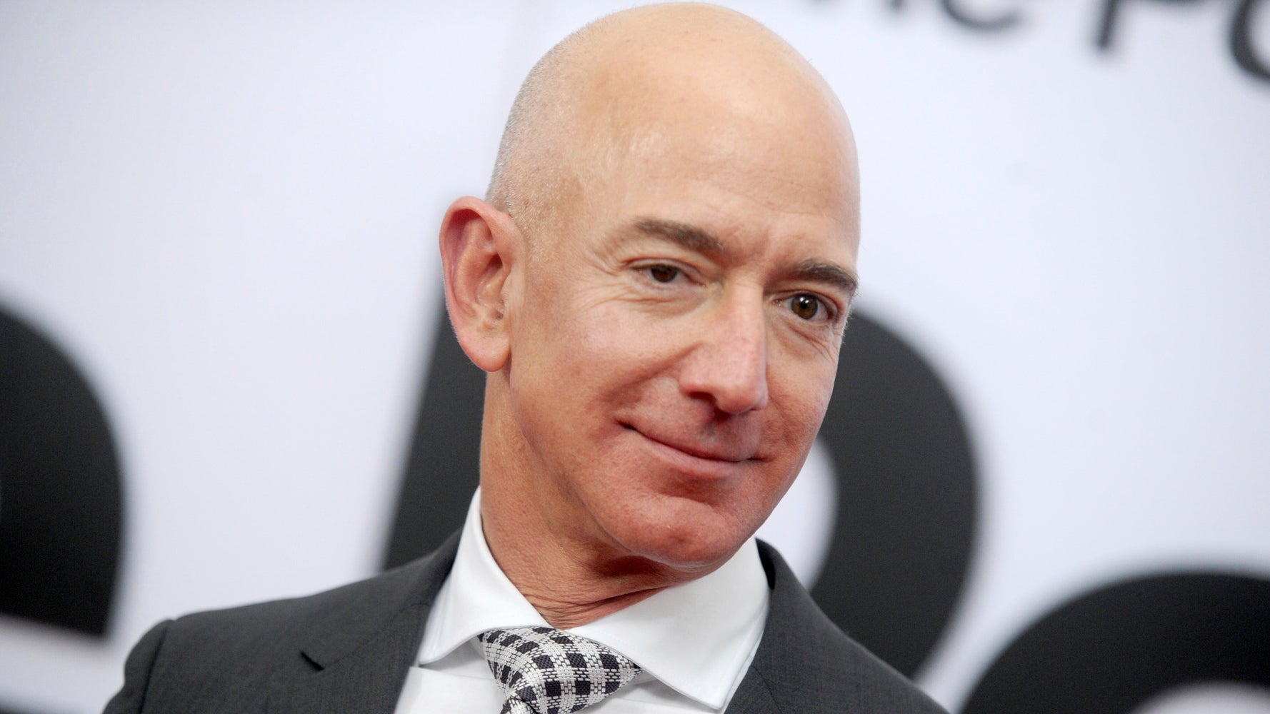 Jeff Bezos Stepped Down As Amazon CEO And The Gags Came Quicker Than A ...