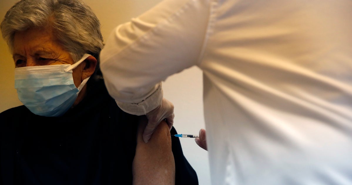 «Οχι» και από την Ελλάδα στο εμβόλιο της AstraZeneca για τους άνω των ...