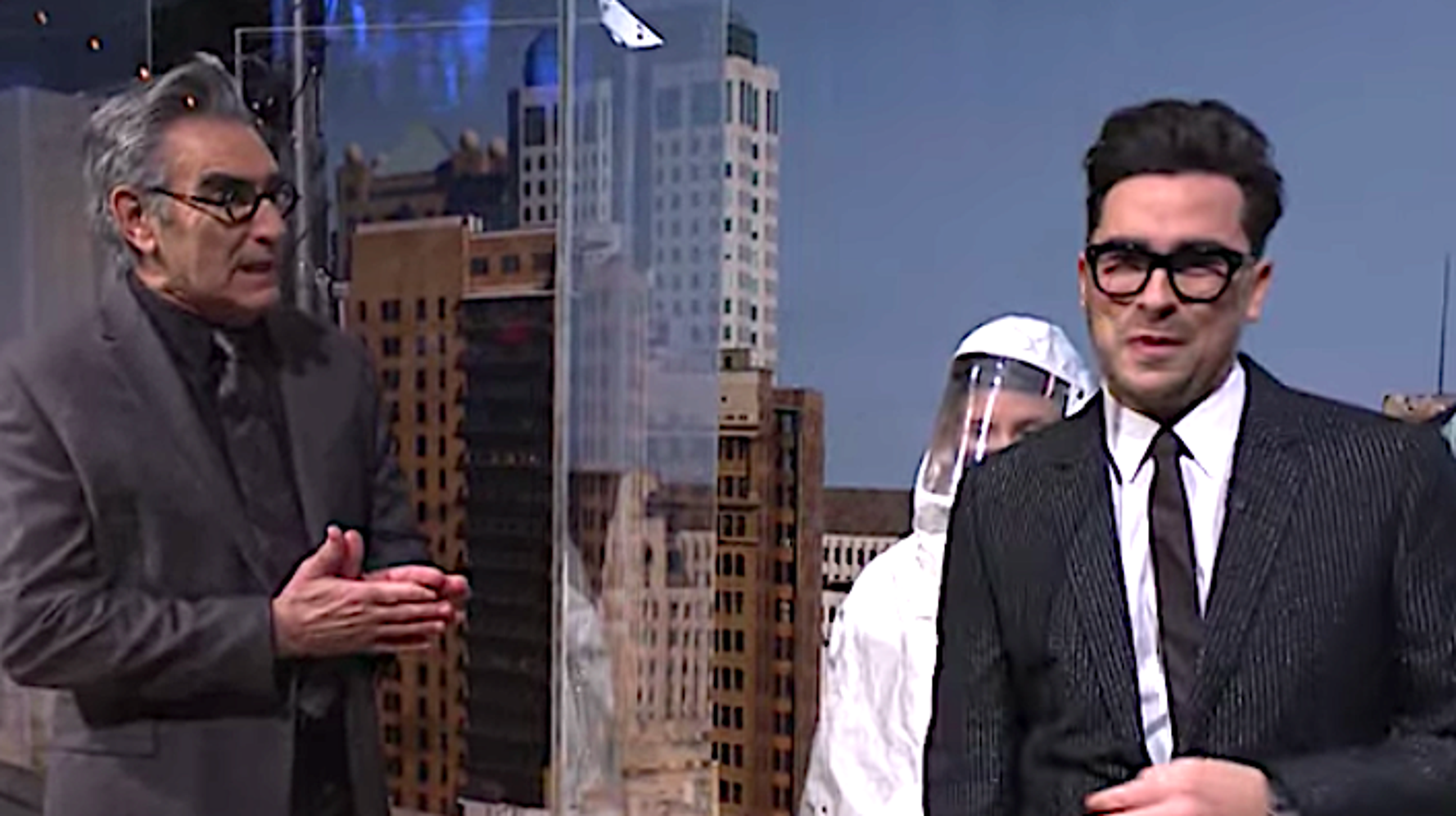 Dan Levy Of 'Schitt's Creek' Hosts 'SNL' 35 Years After His Dad Almost ...