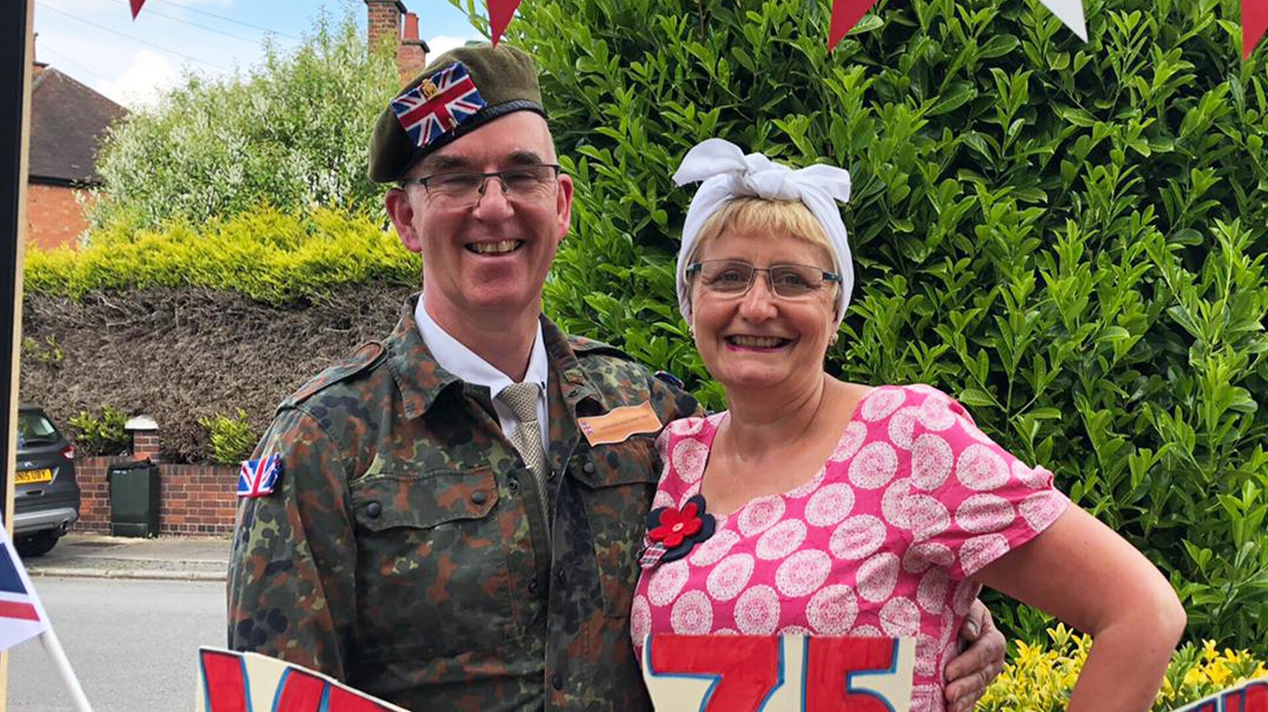 A Minute Of Kindness: Couple Unite Street With Endless Giving And ...