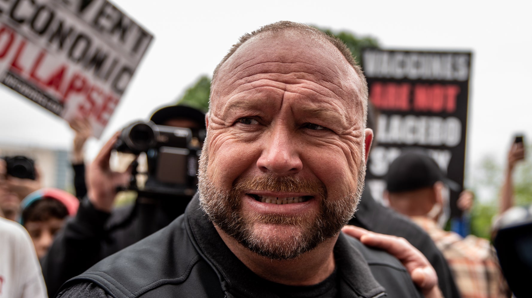 Leaked Video Shows Alex Jones Ranting That He's So 'F**king' Sick Of ...