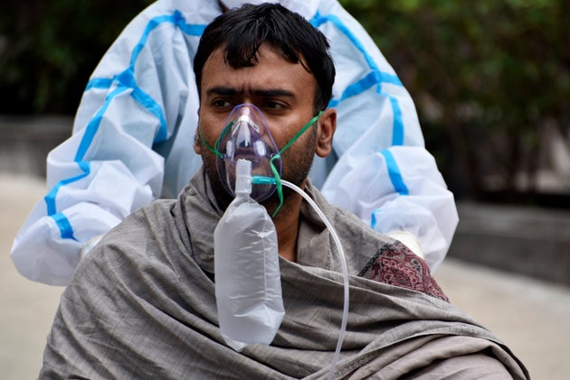 India Posts World Record Covid Cases As Hospitals Run Out Of Oxygen india-posts-world-record-covid-cases-as-hospitals-run-out-of-oxygen