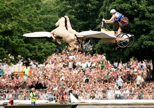 Red Bull Flugtag Competition Draws 111,000 Spectators (VIDEO ...