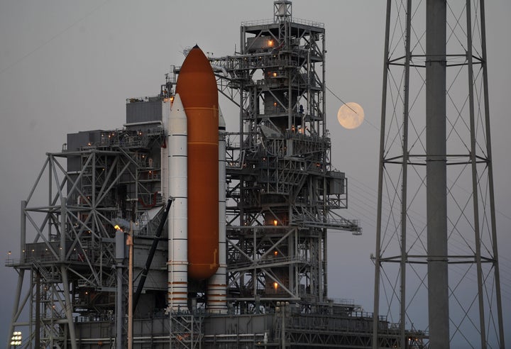 NASA's Most Dangerous Ever Shuttle Mission To Fix Hubble Telescope Set ...