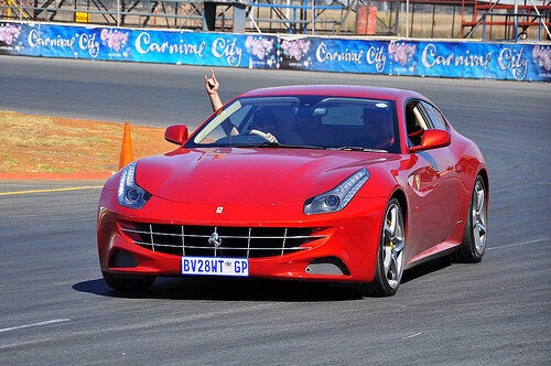 Cinco mejores hatchback del mercado: Ferrari FF (VIDEOS) | HuffPost Voices