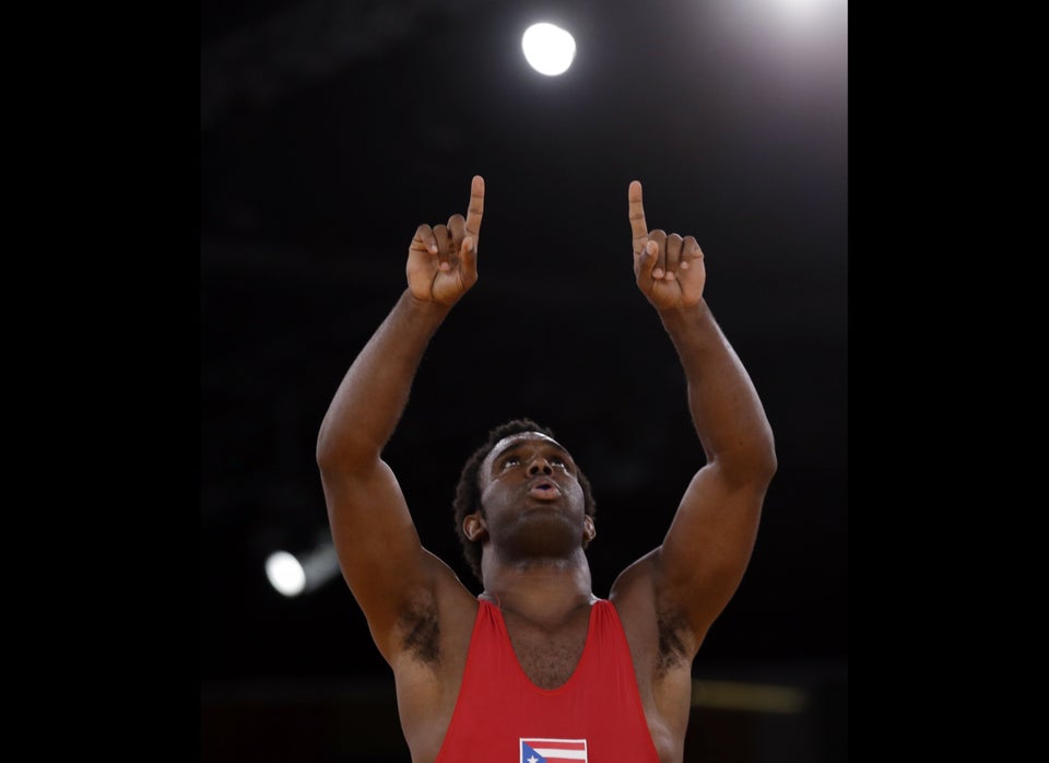 Jaime Espinal, luchador de estilo libre, gana medalla de plata para ...