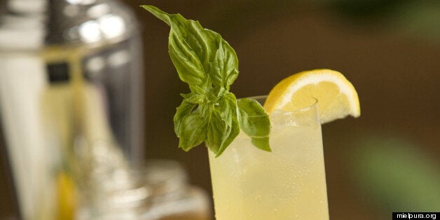 Coctel Celebración Dorada con Vodka y Miel (RECETA) | HuffPost Voices