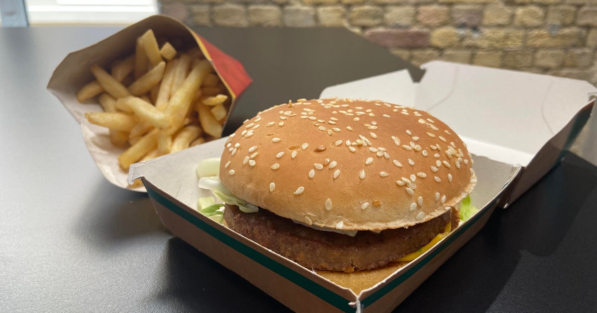 McDonald's McPlant Burger Divides Our Veggie Taste-Testers | HuffPost ...
