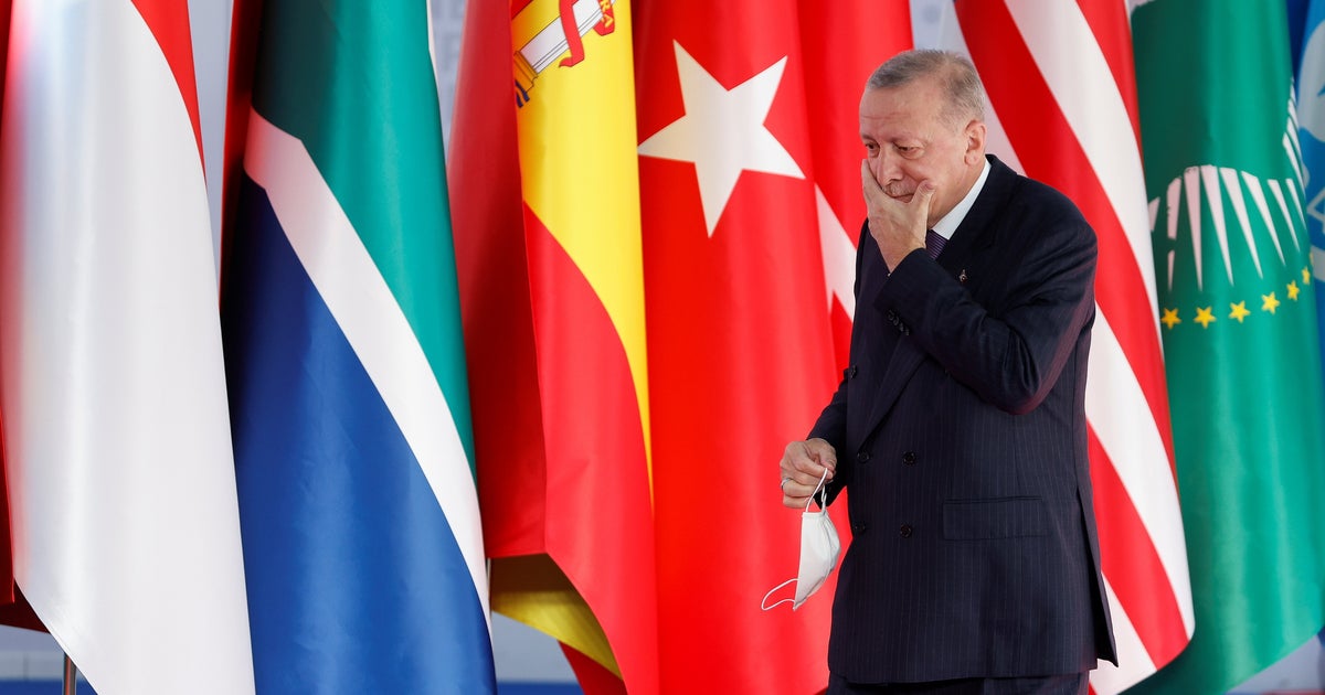 Ανεξήγητη επιστροφή Ερντογάν στην Τουρκία μετά την G20 - Δεν πήγε στην ...