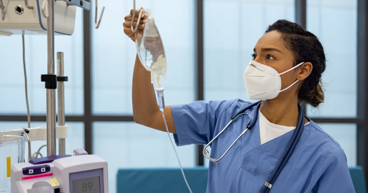 Nurses Denounce ‘Premature’ CDC Guidance On Halving COVID-19 Isolation ...