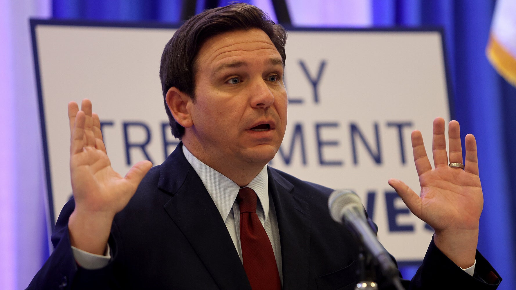 Ron DeSantis: Joe Rogan 'Shouldn't Have Apologized' For Slurs ...