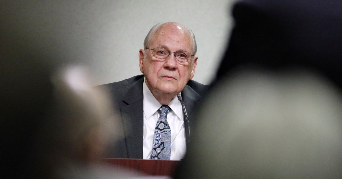 Retired Florida Cop Who Fatally Shot Popcorn-Throwing Man In Movie ...