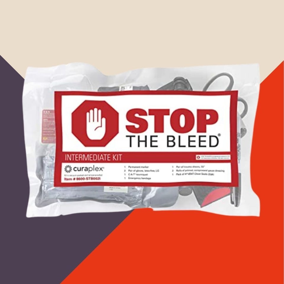 How To Stop Bleeding In An Emergency Until Help Arrives Huffpost Life