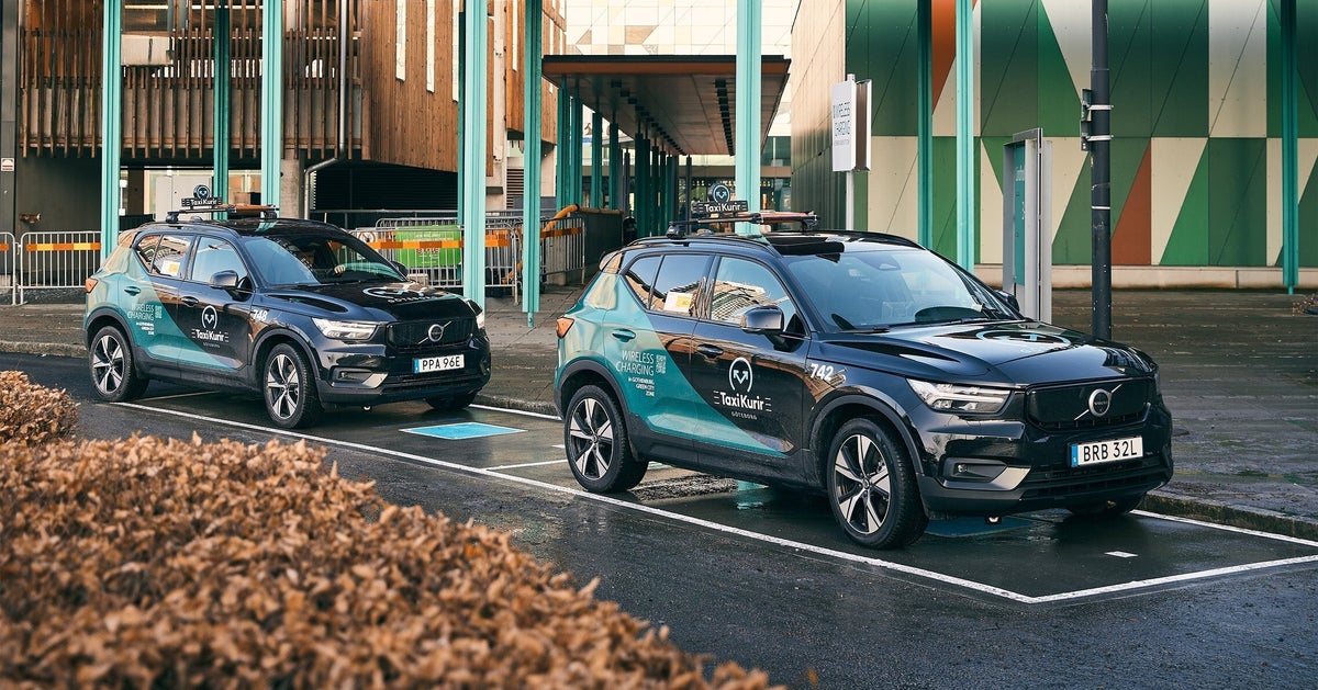 Η Volvo ξεκινά ασύρματη φόρτιση ηλεκτρικών οχημάτων | HuffPost Greece ...