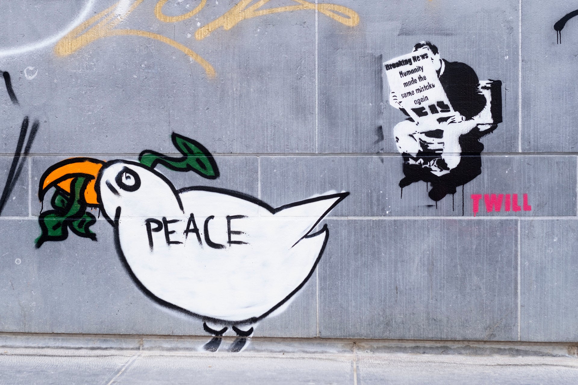 The Stunning And Heartbreaking Street Art Painted In Solidarity With ...