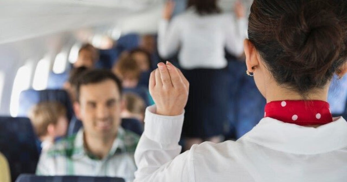 Flight Attendants Explain How They Prepare For Emergency Landings ...