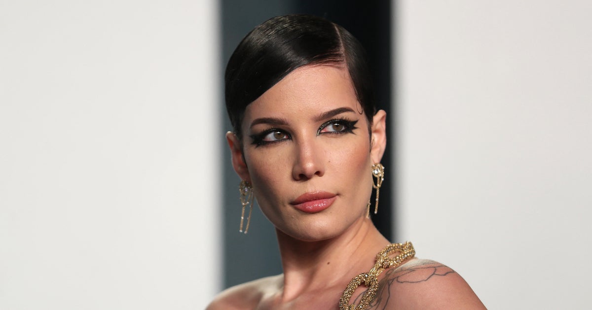 Halsey Is Sick Of Social Media Comments About Looking Unhealthy ...