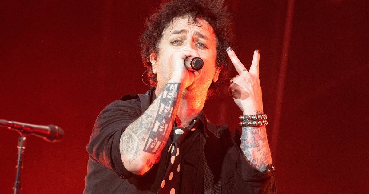 Green Day Frontman Says He's Renouncing Citizenship Over Abortion ...