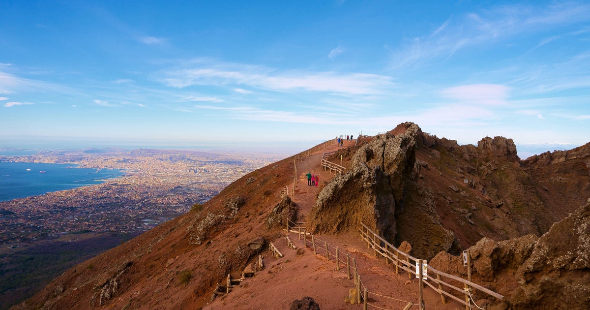 American Tourist Miraculously Survives Fall Into Mount Vesuvius ...