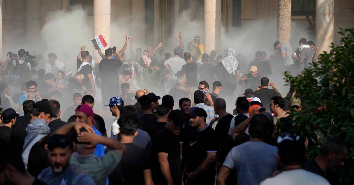 Iraqi Cleric Tells Supporters To Leave Government Quarter After Street ...