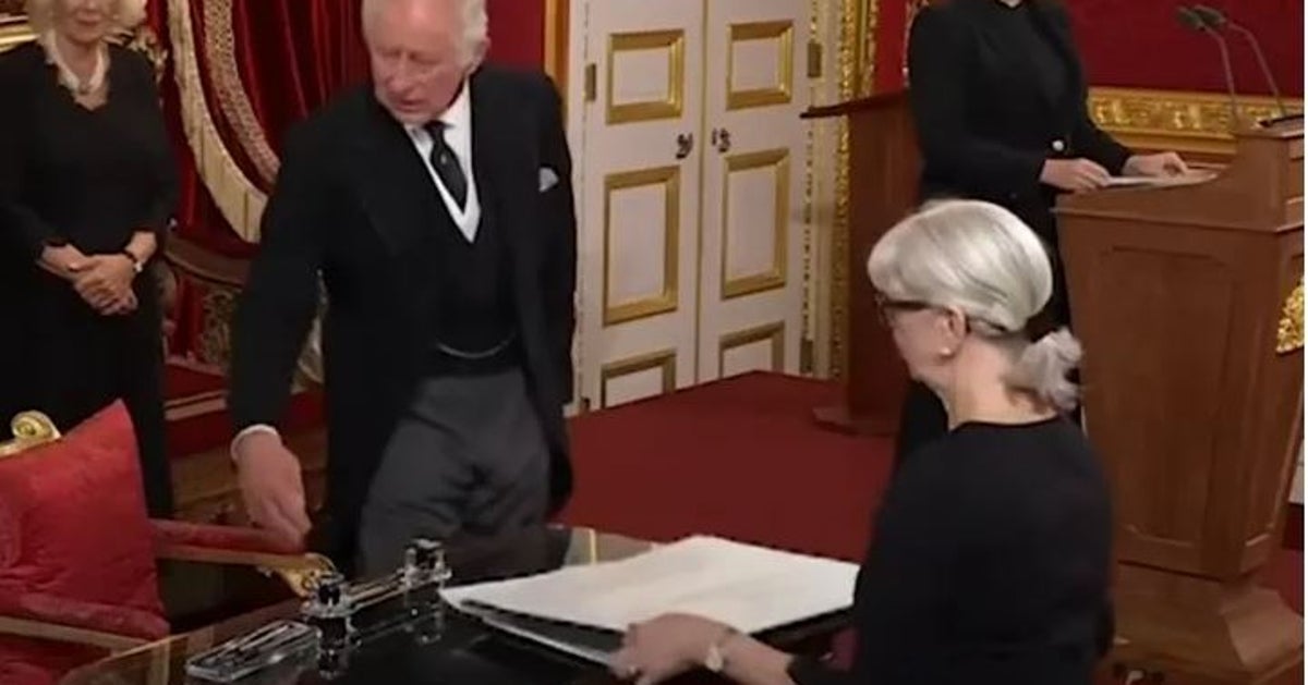 Bob Pop Se Fija En Lo Que Hizo Camila Al Ver El Polémico Gesto De