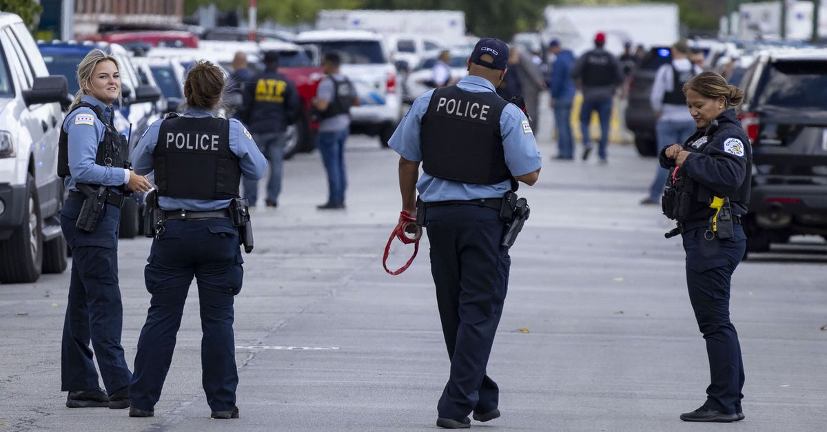 Chicago Man Allegedly Took Guns, Broke Into Police Facility During SWAT ...