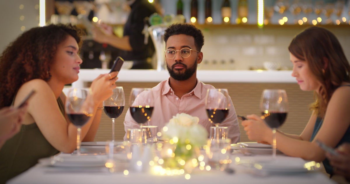 5 Ways You’re Secretly Annoying The Host Of The Dinner Party | HuffPost ...