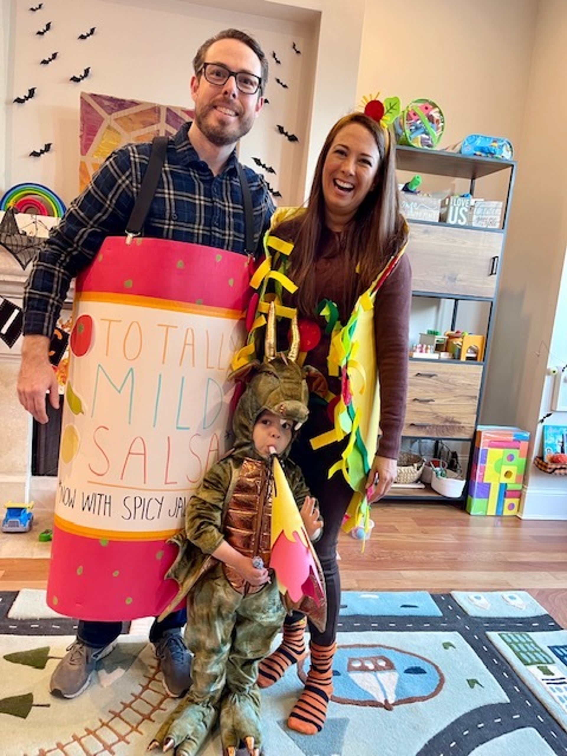 21 Couple And Baby Halloween Costumes That Are So Stinkin' Cute ...