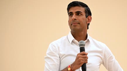 Robot With Four Arms Performs First Surgery In England | HuffPost UK Tech