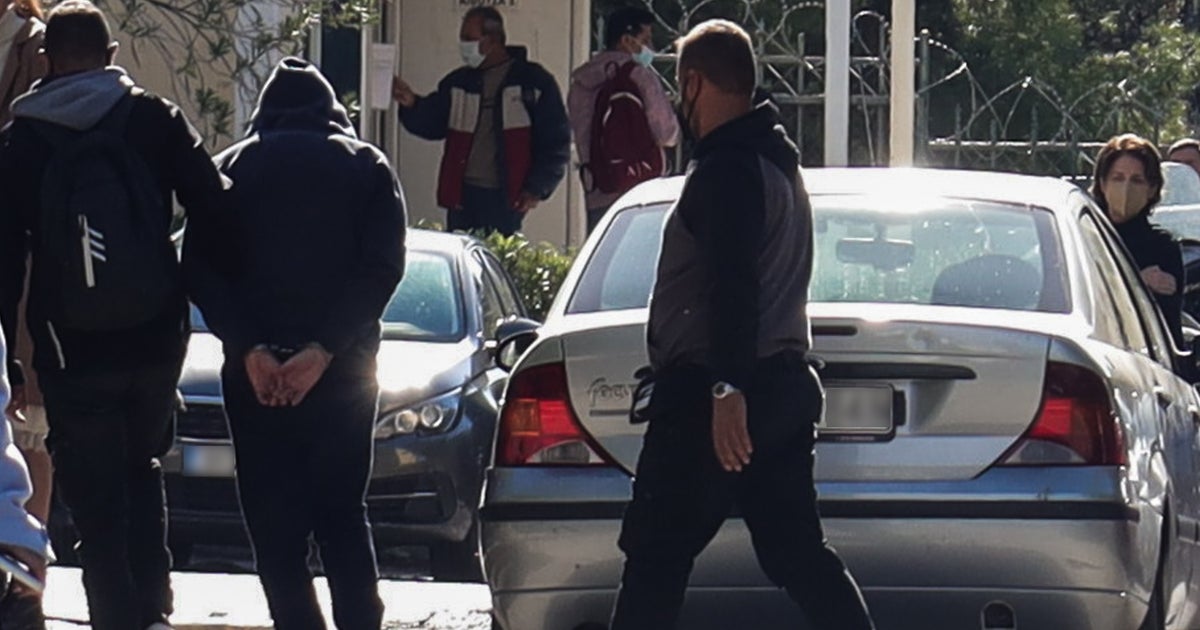 Βιασμός 12χρονης στον Κολωνό: Προφυλακιστέος ο 55χρονος | HuffPost ...