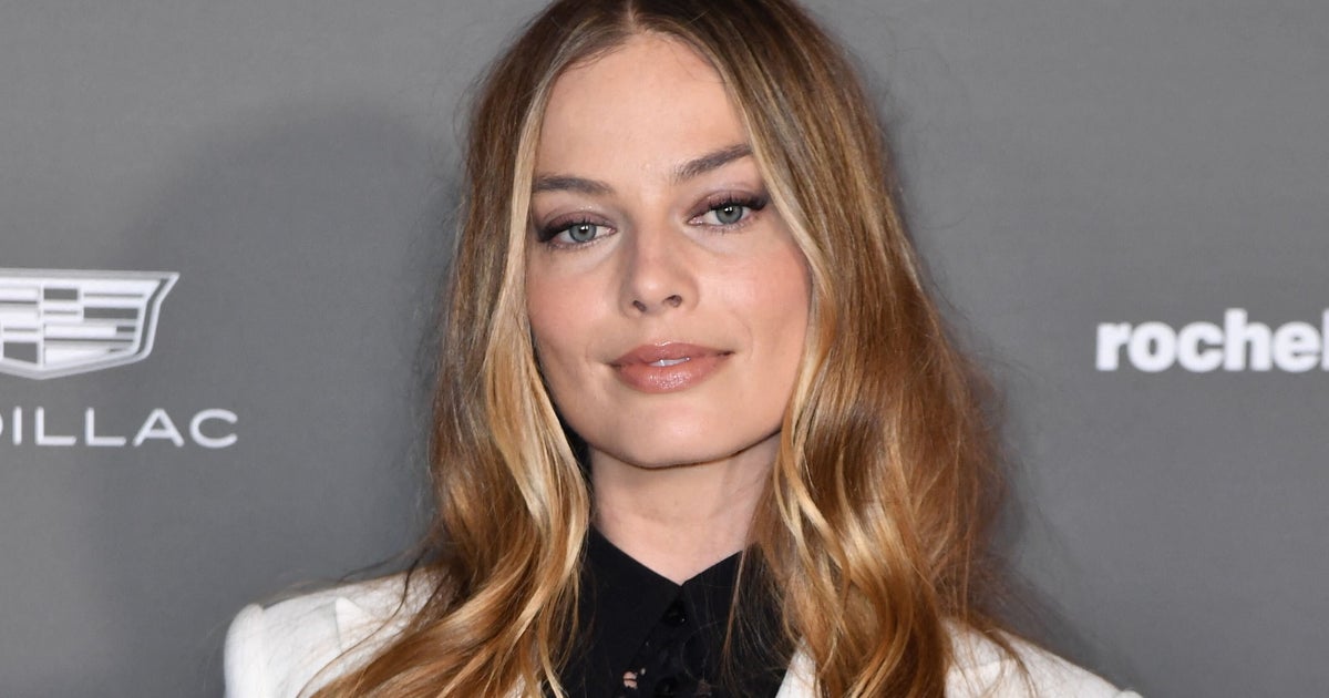 Margot Robbie Claims Plans For Her Pirates Of The Caribbean Reboot Have ...