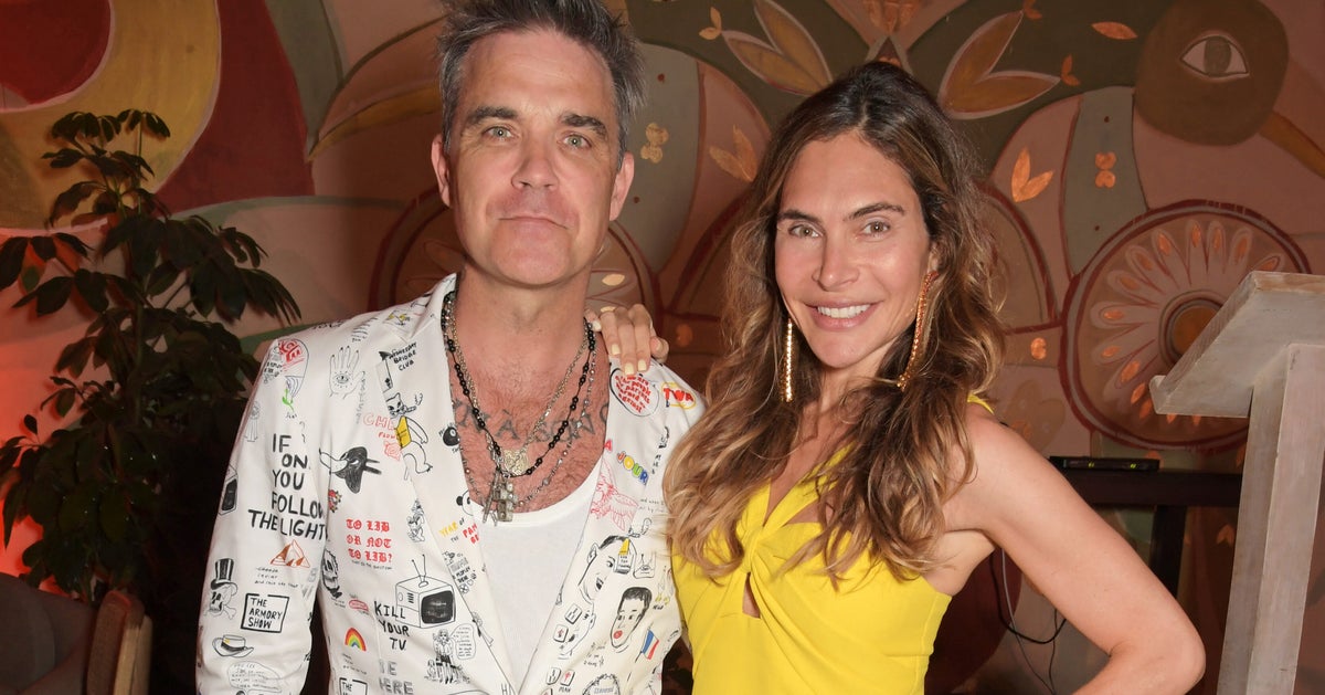 Robbie Williams Wife Ayda Field Reveals Why Its Zero Fun Sharing A
