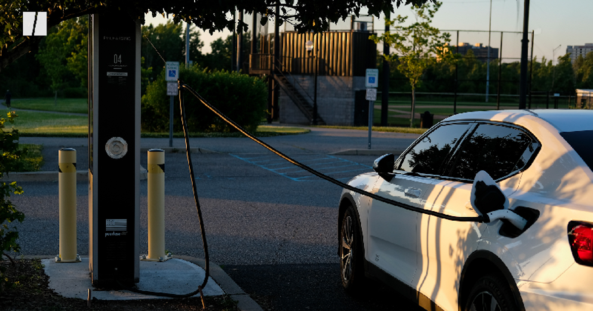 Electric Vehicle Mixed Signals | HuffPost Videos