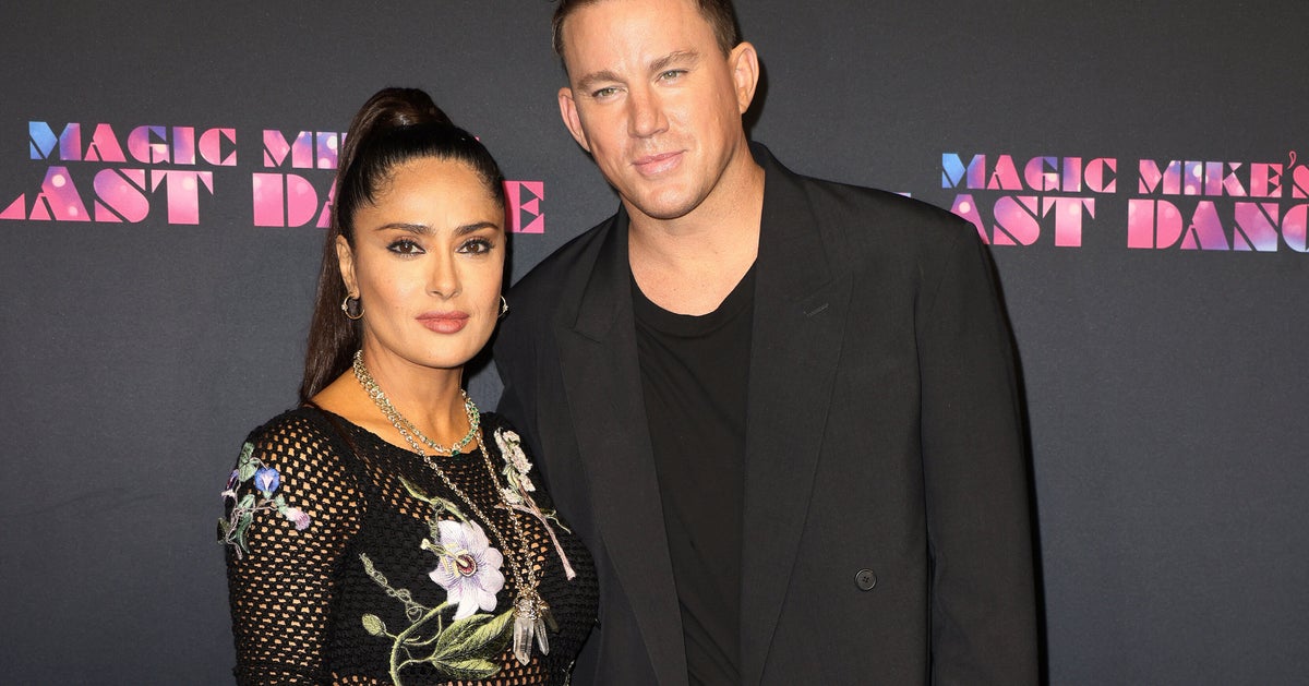 Salma Hayek Narrowly Avoided A Very Nsfw Wardrobe Malfunction On The Set Of Magic Mike Trendradars
