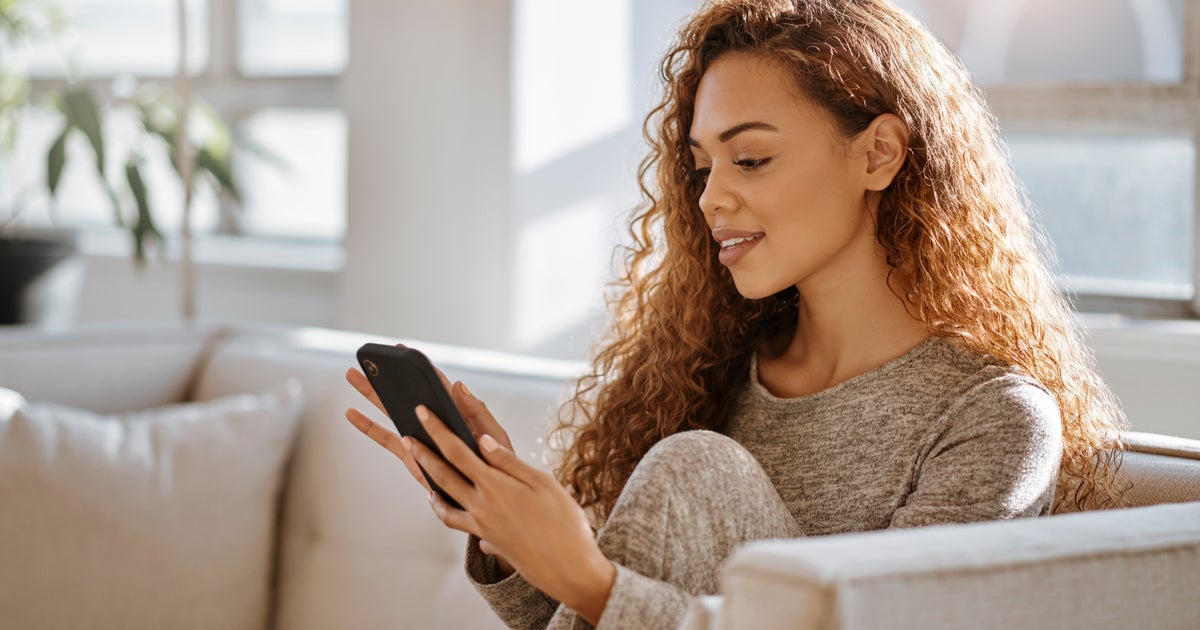 Your Crush's Texting Style Can Tell You How They Feel About You | HuffPost UK Life