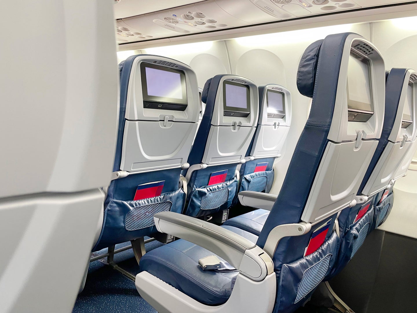 The Worst Plane Seats You Should Never Pick When Flying | HuffPost UK Life