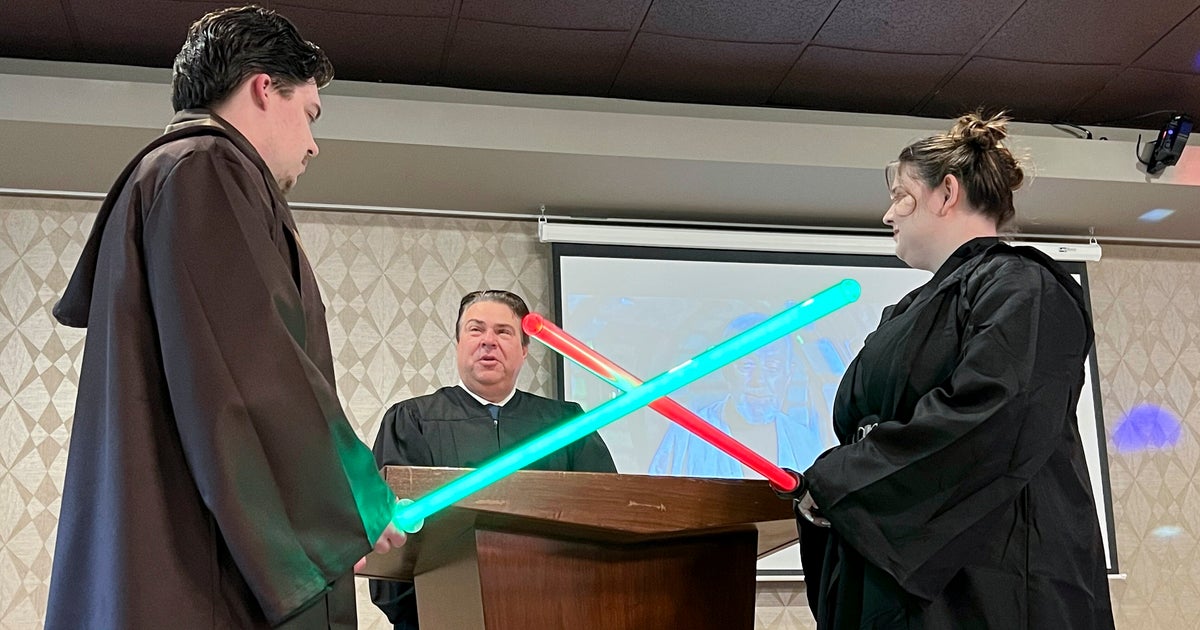 Akron, Ohio, Holds A Galaxy Of ‘Star Wars’ Weddings | HuffPost Weird News