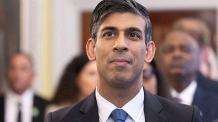 DIY Light-Up Converse Trick Will Make You The Envy Of Everyone ...