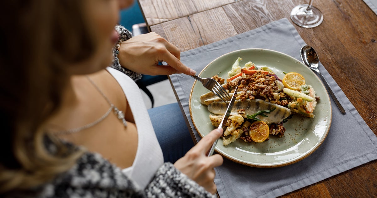 Oh Good – Eating Quickly Can Up Your Risk Of This Condition | HuffPost ...