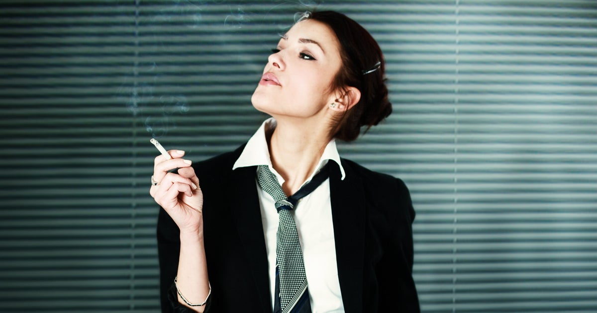 This Is How Much Extra Time Off Work Your Smoking Colleagues Get ...