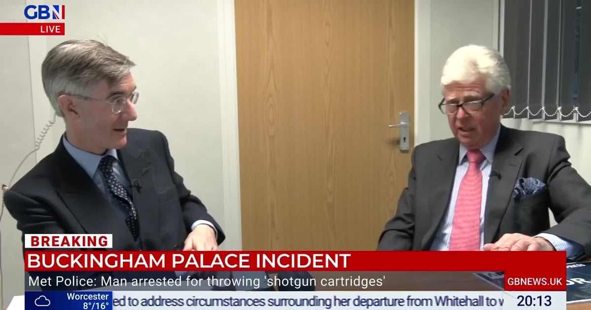 Jacob Rees-Mogg Evacutates During Palace Controlled Explosion ...