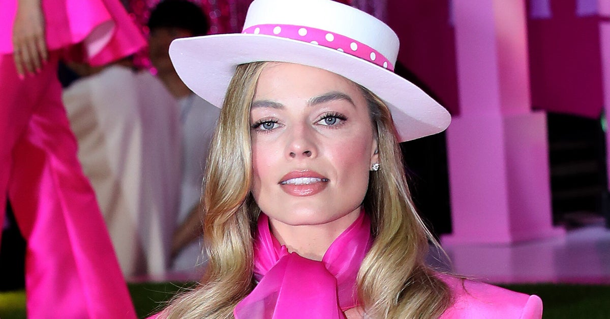 Margot Robbie's First Barbie Premiere Looks Didn't Disappoint ...