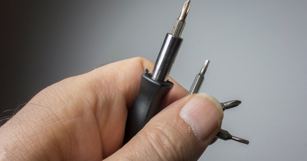 UK Gardeners Urged To Take A Screwdriver To Their Lawn | HuffPost UK Life