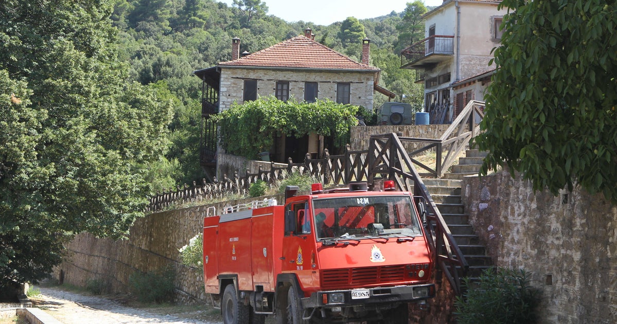 Φωτιά στο Άγιον Όρος: Ανακοινώθηκε οριοθέτηση | HuffPost Greece ΚΟΙΝΩΝΙΑ