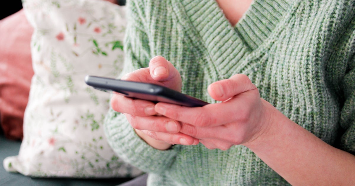 Is Snooping Through Your Partner’s Phone Illegal? | HuffPost UK Life