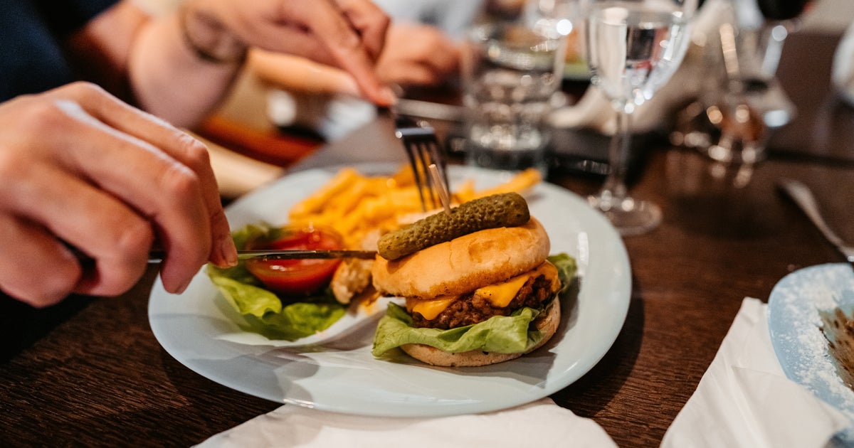 The Worst Foods To Order At A Restaurant For Food Safety | HuffPost UK Life